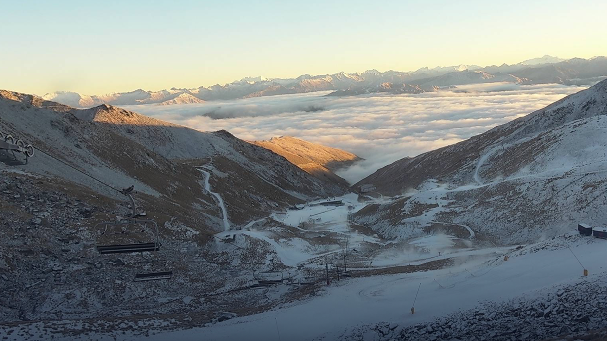 The start of New Zealand's ski season is delayed