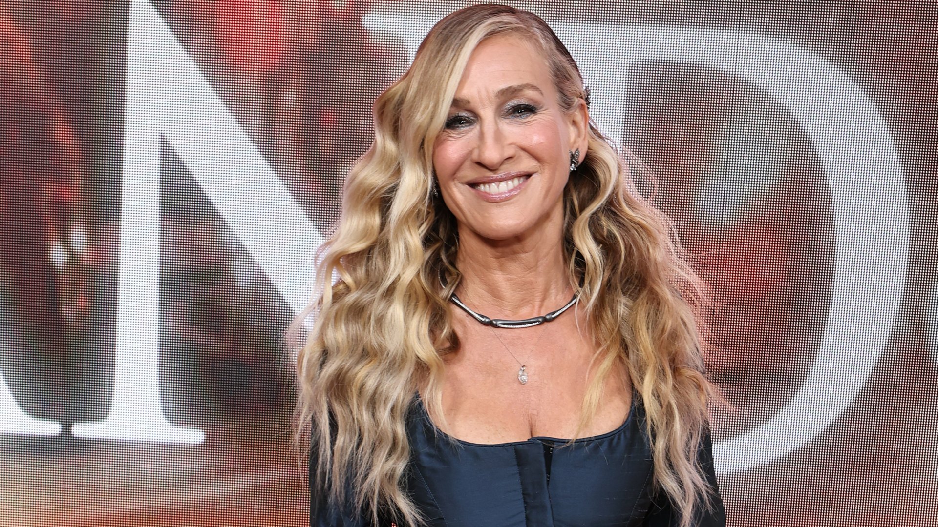 Get Sarah Jessica Parker's walkable summer flats look for just $27
