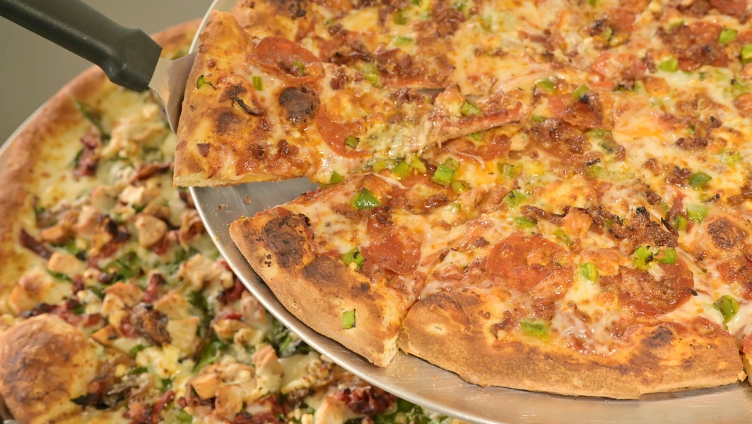 10 unique pizza styles across America