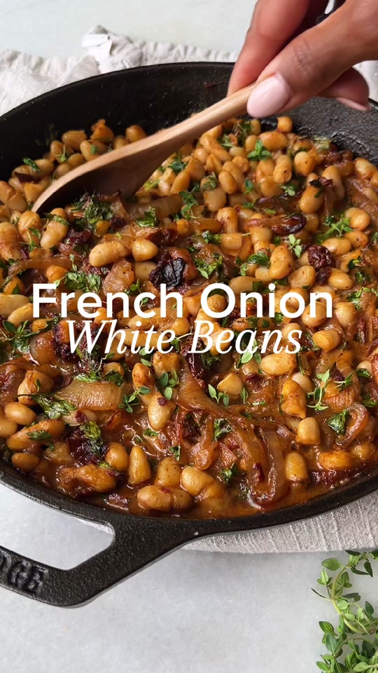Hearty and creamy French onion white beans recipe