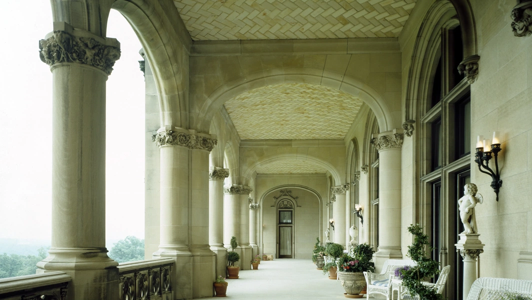 7 largest and most opulent homes worldwide