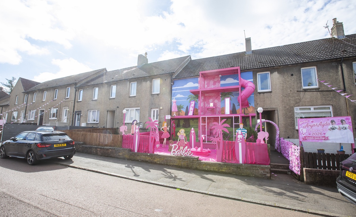 Barbie dreamhouse branded a "right state" by neighbours