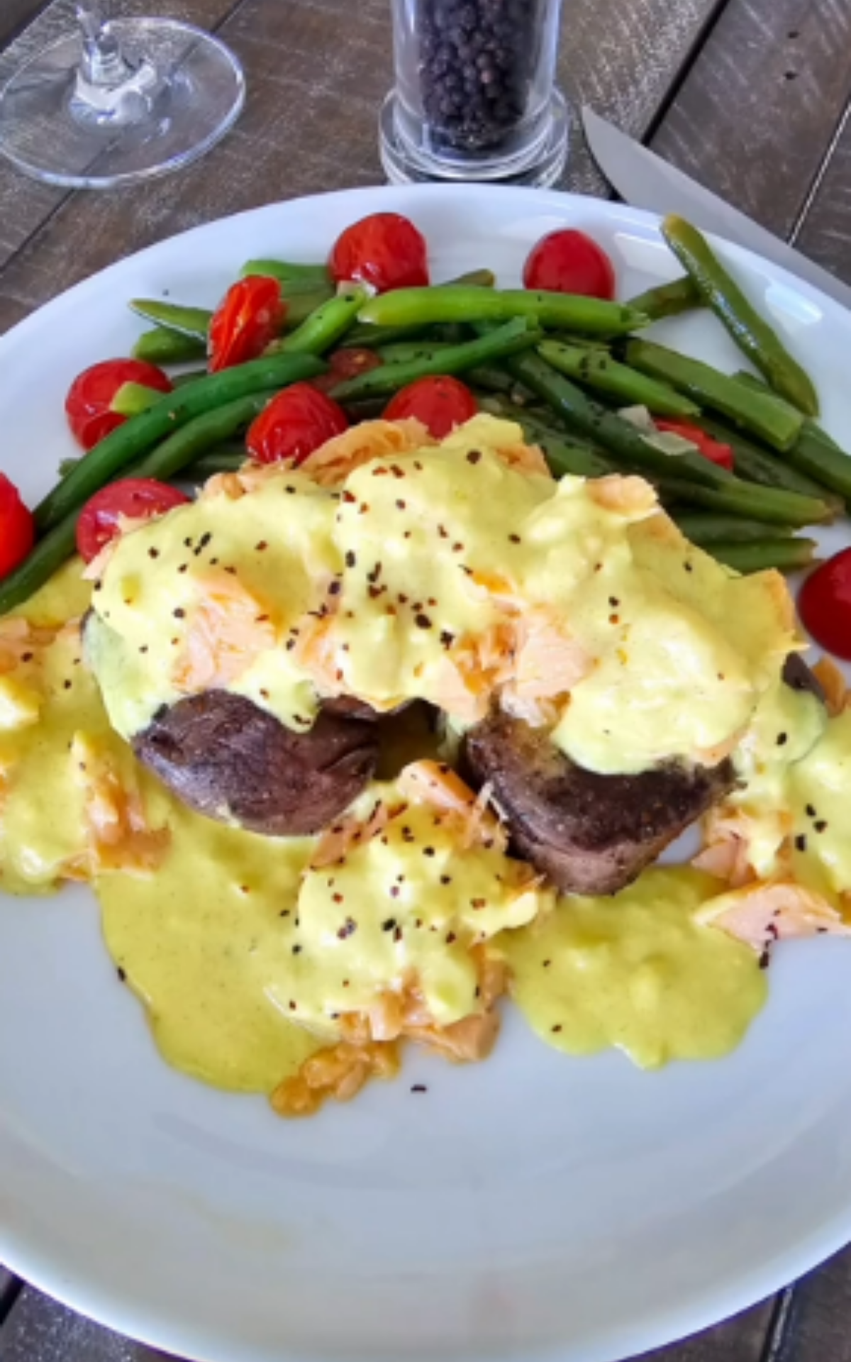 Steak Oscar with sriracha salmon: Easy Oscar-worthy surf & turf