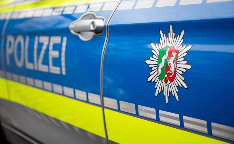 Leiche in Hinterhof gefunden - Mordkommission sucht Zeugen