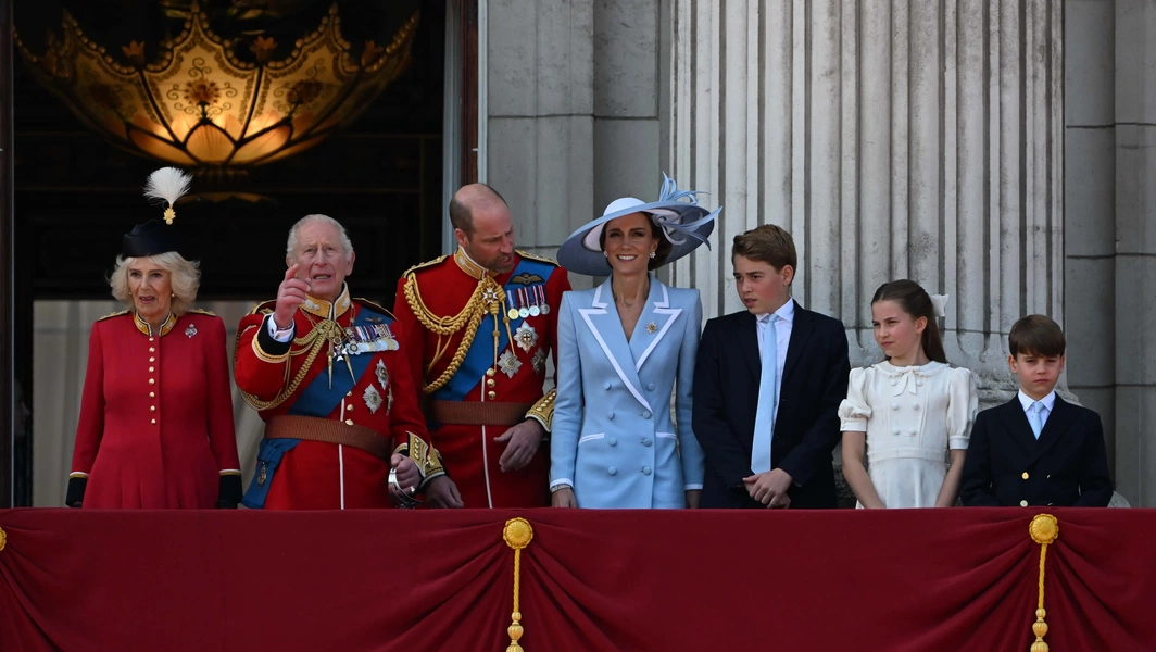 Prince William steers King Charles in balcony protocol