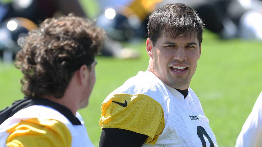 Early Steelers roster odds point to one QB getting squeezed out