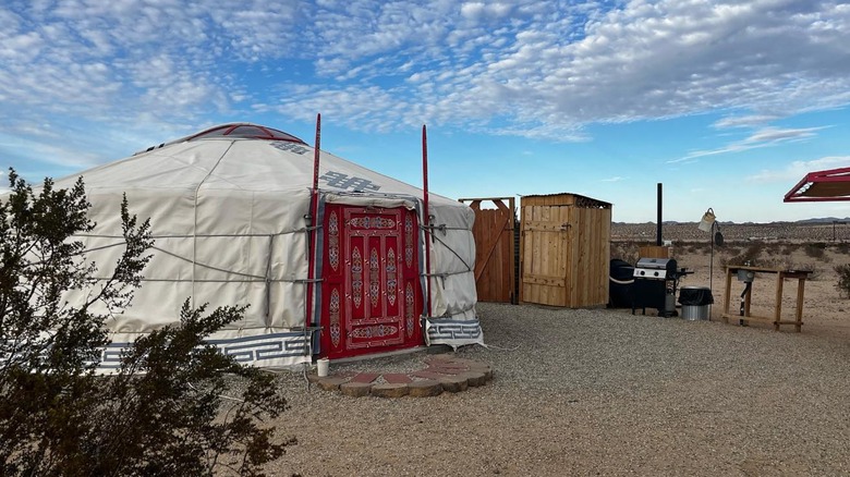 The 5 best destinations to glamp right by Joshua Tree National Park ...