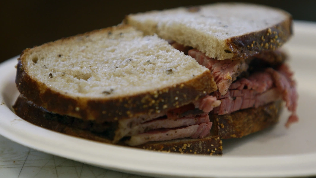 10 deli meats high in sodium, fat, and nitrates