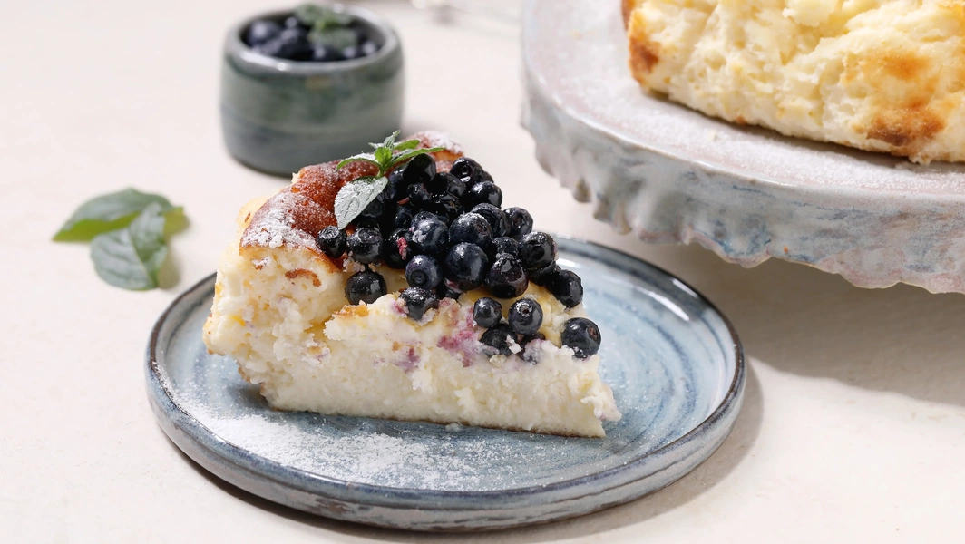10 fruit-flavored cheesecakes with unique twists