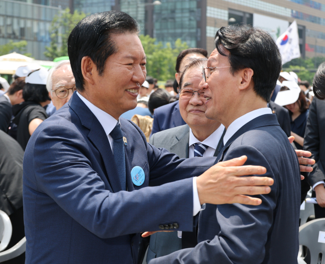 與, 벌써부터 전당대회?…호남·PK 향하는 김민석·송영길