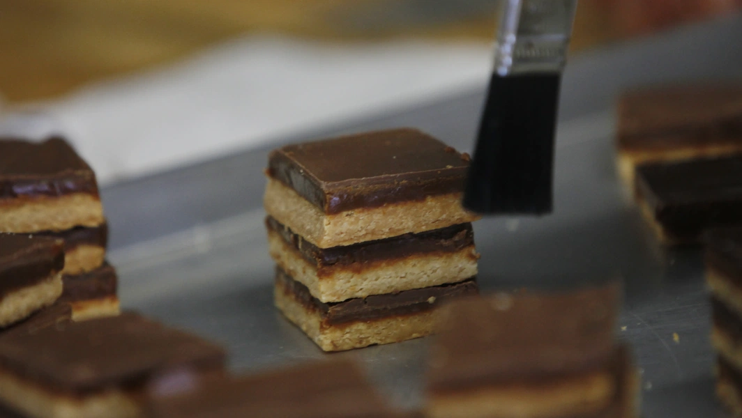 4 irresistible cookie bar recipes