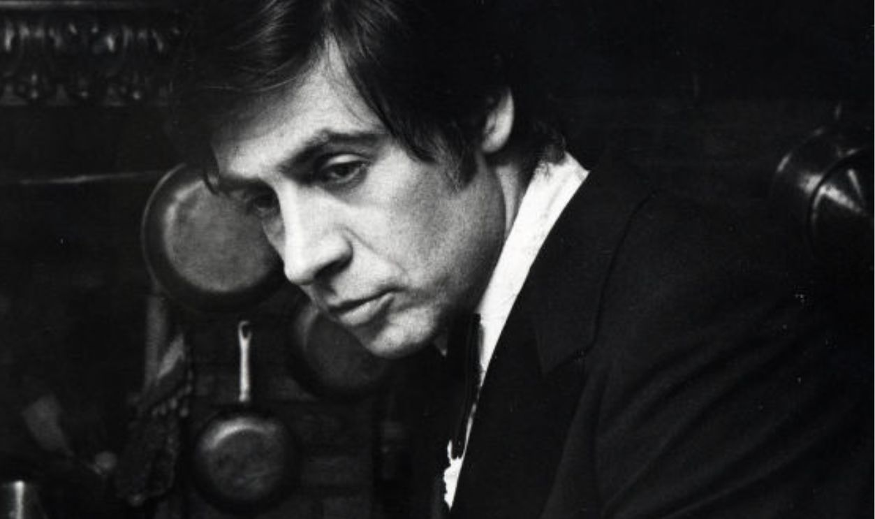 Jerry Orbach lived a double life. He chased criminals on Law & Order ...