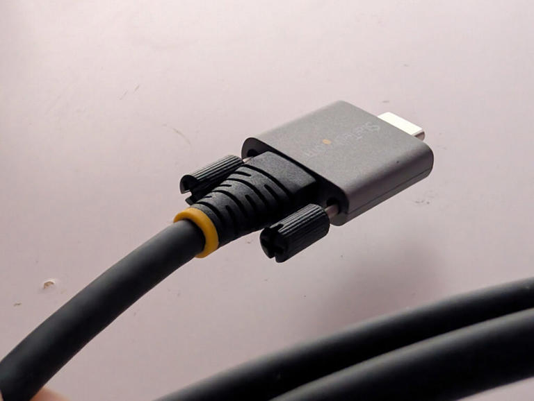 Review: StarTech driverless multi-stream transport USB-C docking ...