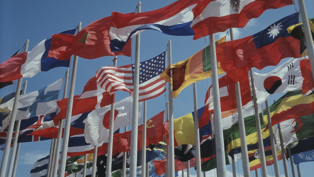 12 striking national flags and their meanings