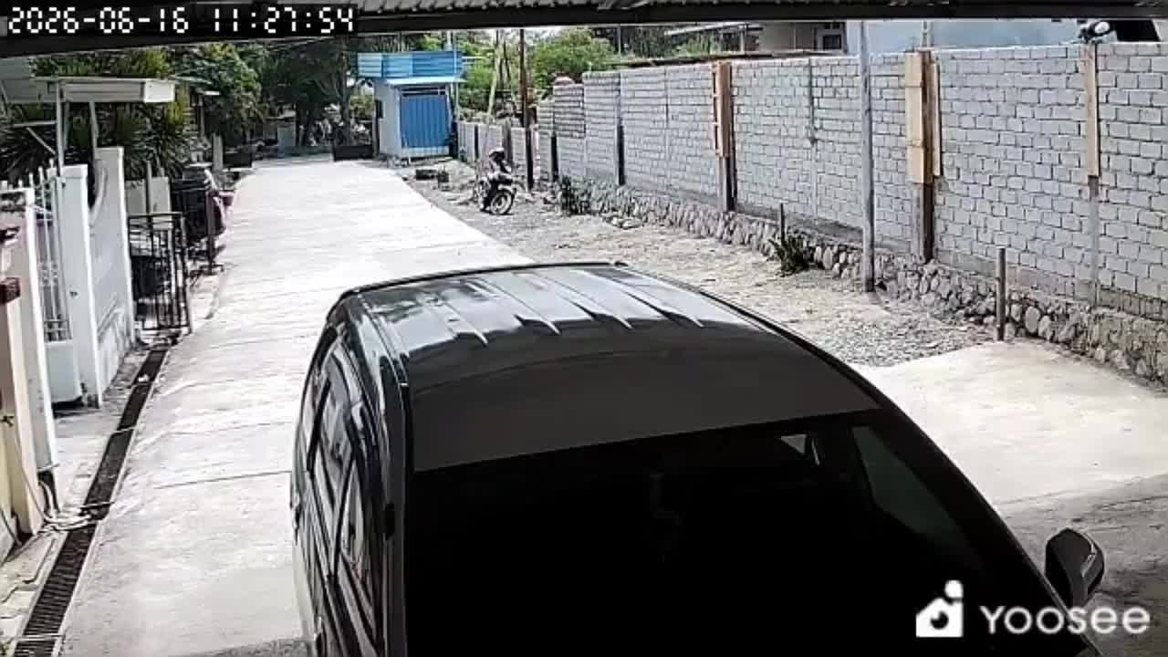 Strong 6.7 magnitude earthquake shakes Palu, residents rush outdoors as ...