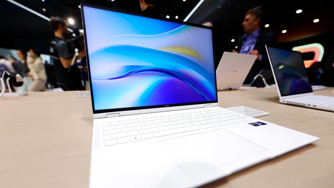 8 top MacBook alternatives for 2026
