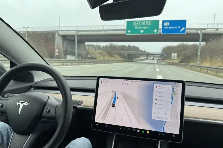 Danmark godkendte Tesla FSD på hollandsk grundlag, nu kalder forskere ...