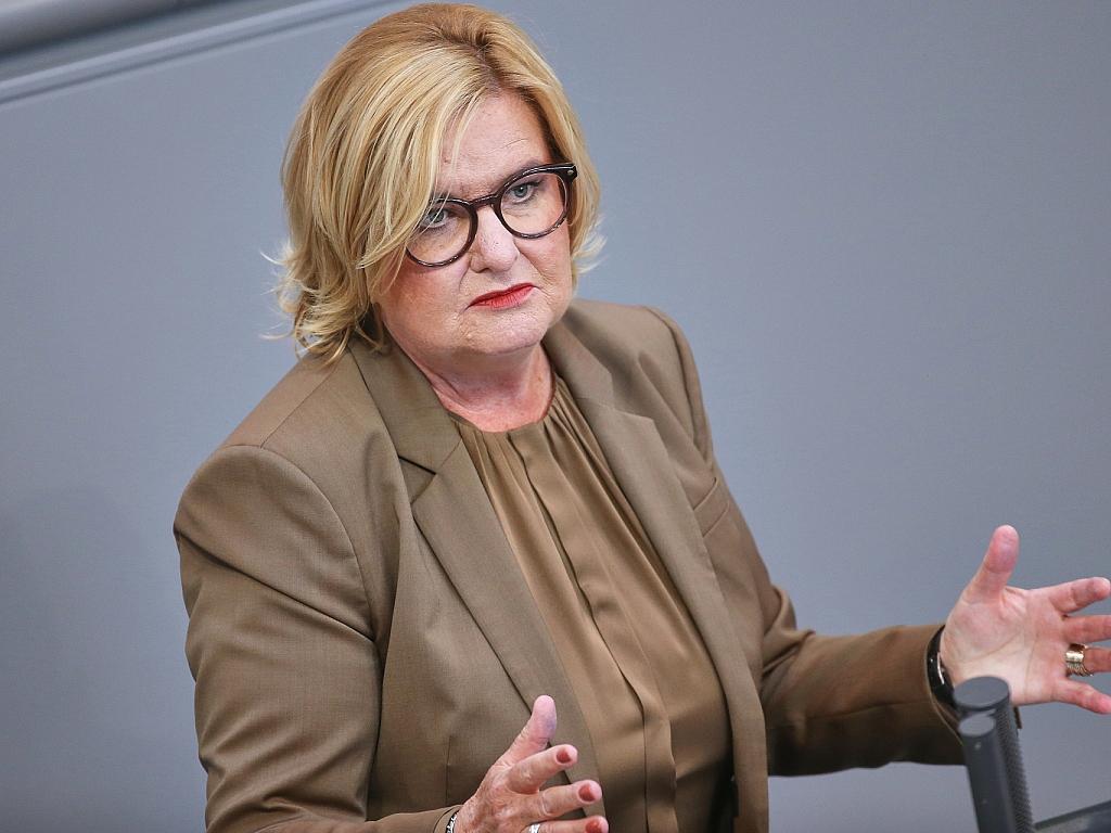 Bremer Innensenatorin fordert mehr zivile Verteidigung