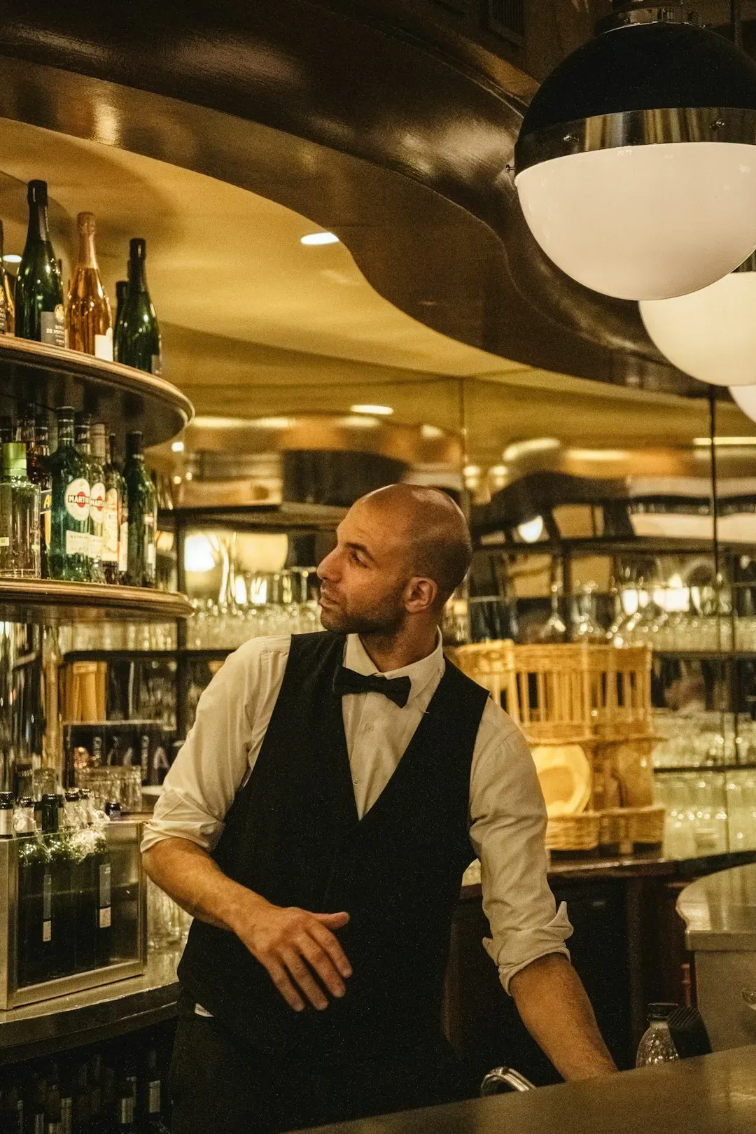 12 small things you do at a restaurant that scream no class