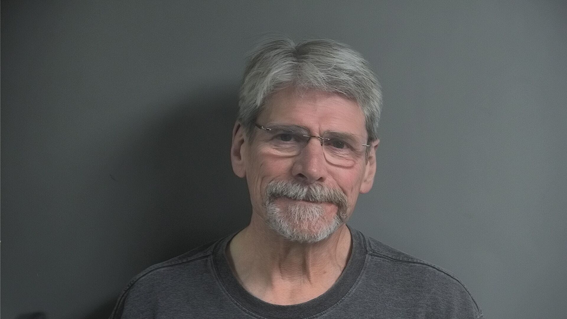 Salesperson threatened with gun in Iowa City, police say
