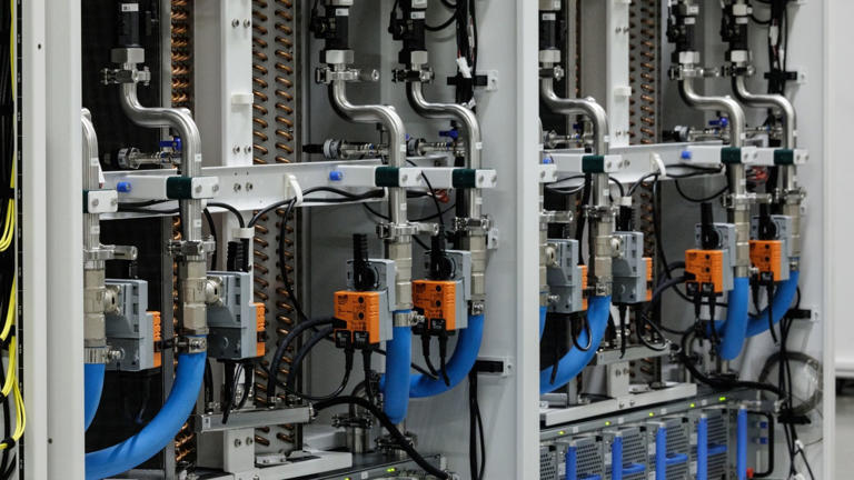 New cost-effective internal cooling solution solves semiconductor chip ...