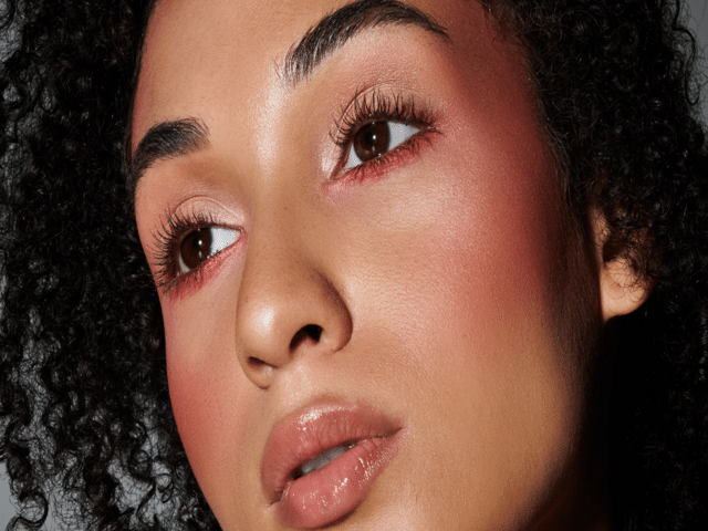 Under-eye makeup trend: Get a fresh and glowing look in minutes—try ...