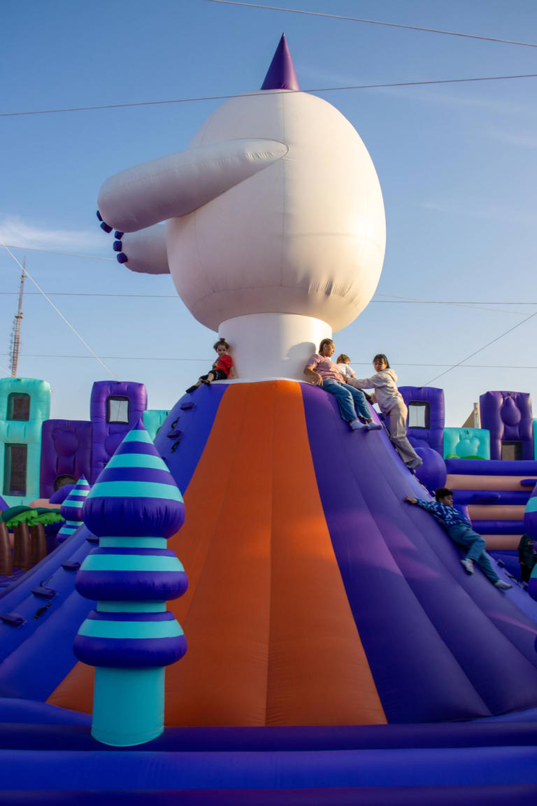 World’s biggest bouncy house Mega Bounce is coming to the UK – with ...