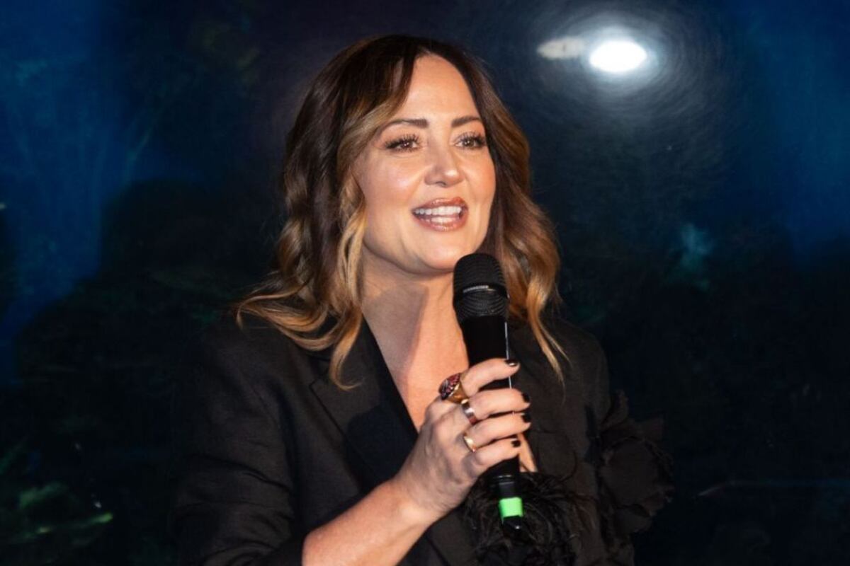 Andrea Legarreta rompe en llanto al anunciar muerte en 'Hoy' durante ...
