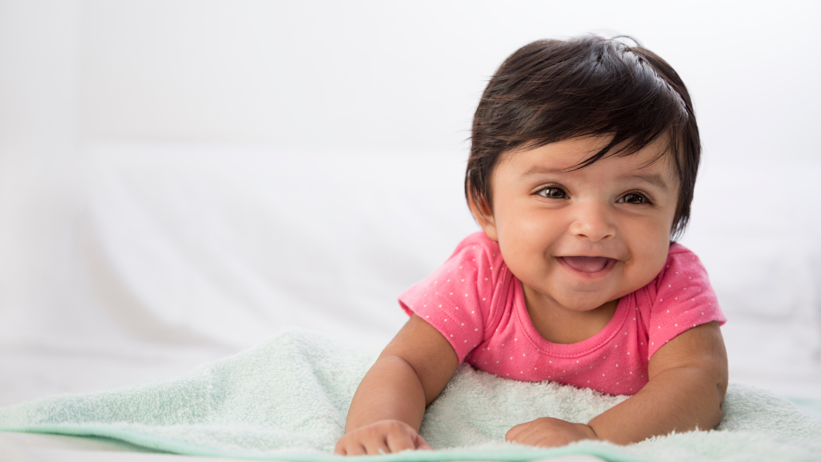 How does breastfeeding influence gut health and immunity in babies?