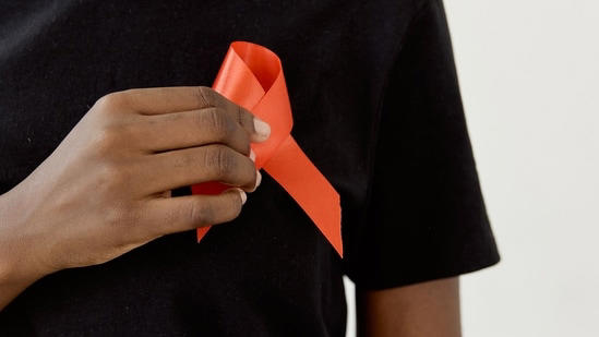 How to detect cancer early? Oncologist shares subtle symptoms that ...