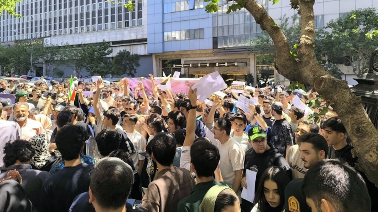 Iranian students expelled from university after allegedly burning flag ...