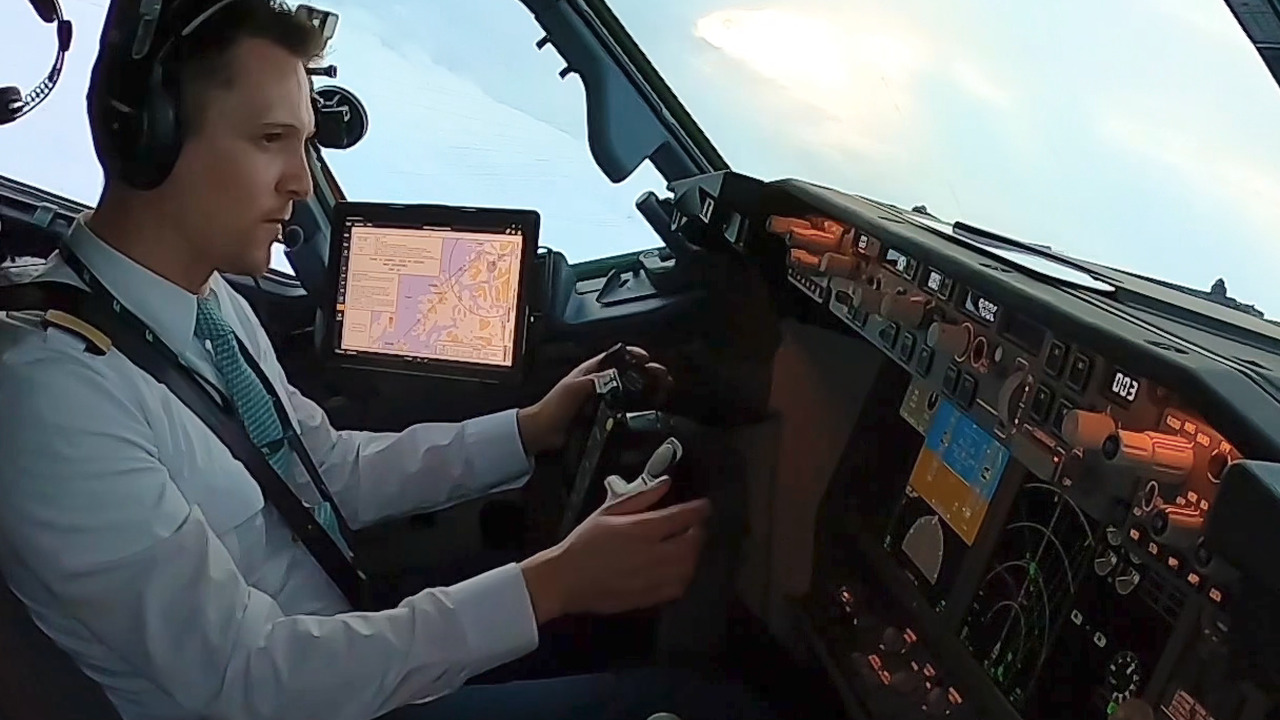 Takeoff of Boeing 737MAX from Tromso captured by Just Planes