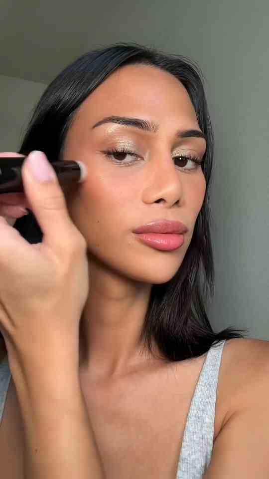 The glow stick makeup look that turns heads