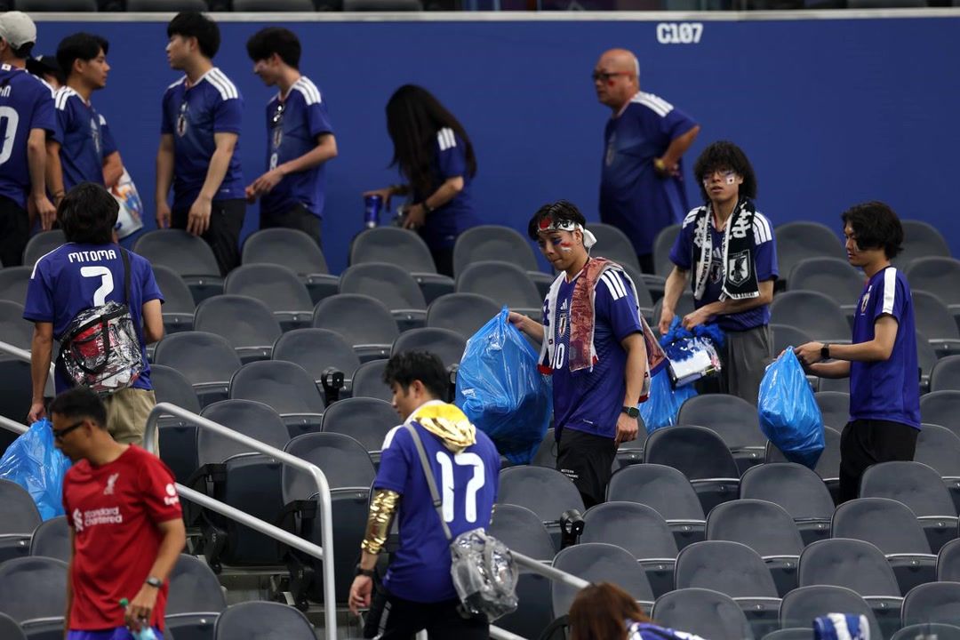 Japan fans show their true colors with behavior in stadium after World ...