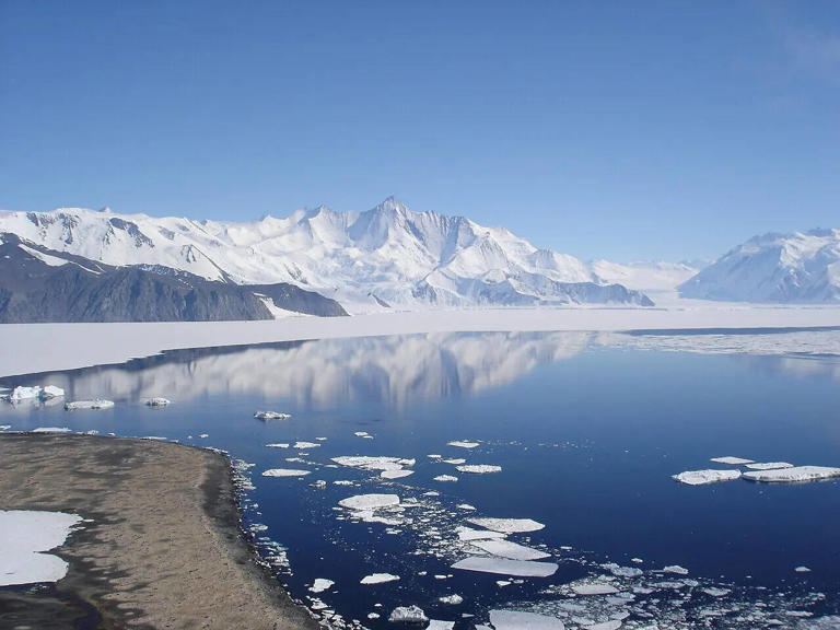 Scientists turned Antarctic radio waves into music, and these strange ...