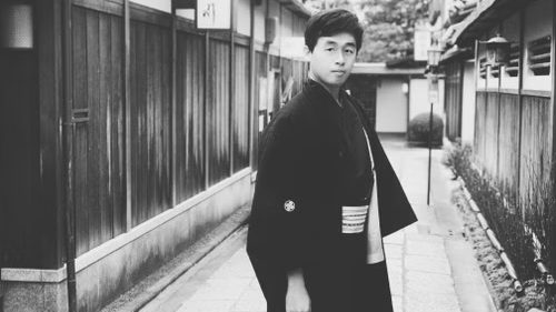 10 traditional men’s clothing worn around the world