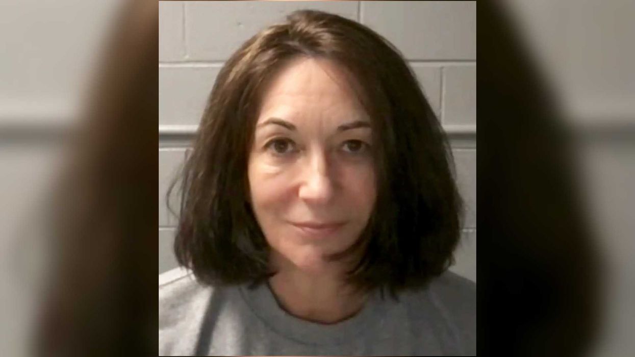 Ghislaine Maxwell forms 'highly secretive' prison crew as rumors swirl ...
