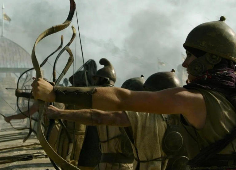 „Zerstört die ganze Geschichte“: Russell Crowe lästert über Ridley ...