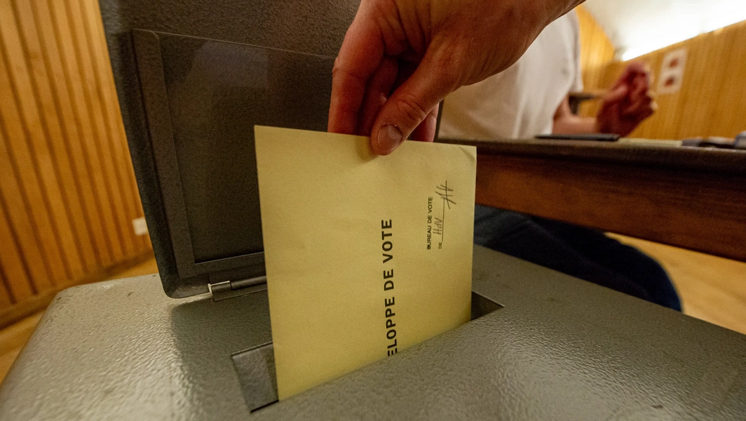 Swiss poll shows strong backing for new EU deal