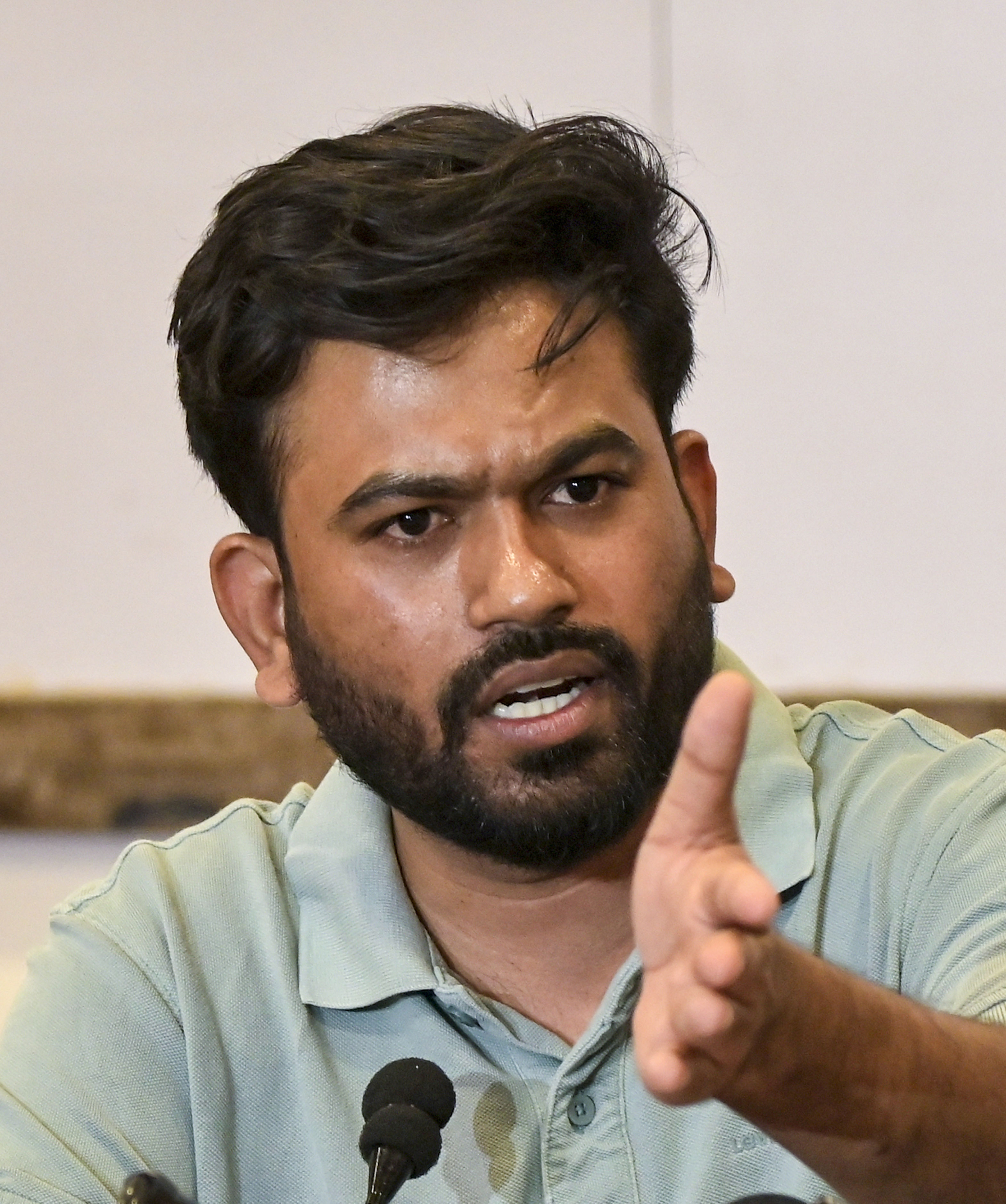 Cockroach Janta Party rules out electoral entry; protests in Nagpur ...