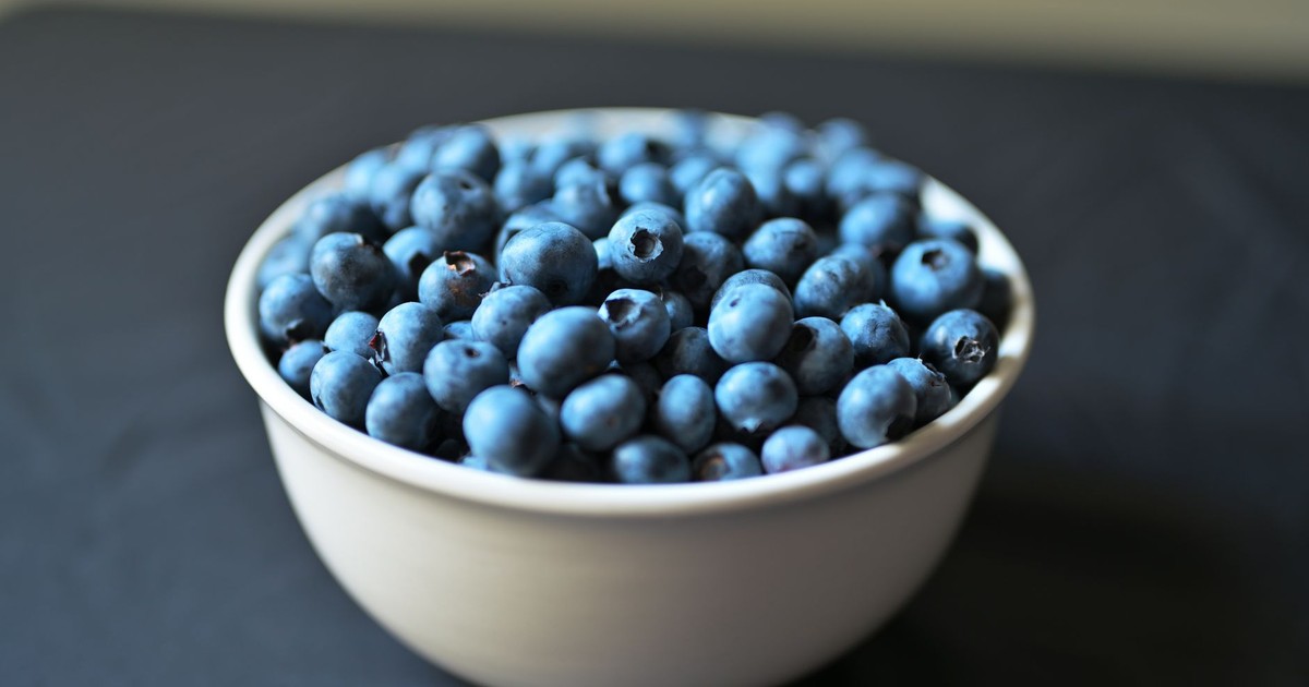 Never buy fresh blueberries if you see this