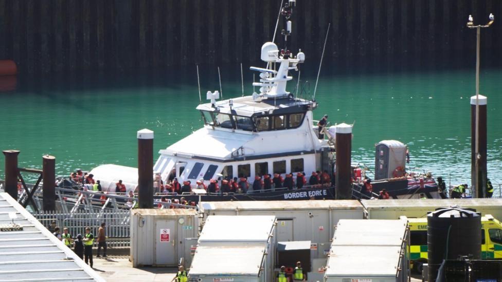 More than 700 people cross Channel in small boats