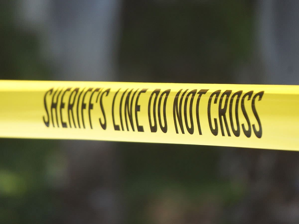 Bullet rips through car, SWAT seizes suspects