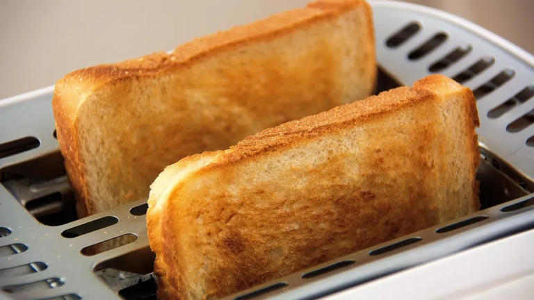 5 kitchen appliance mistakes that are serious fire hazards, according ...