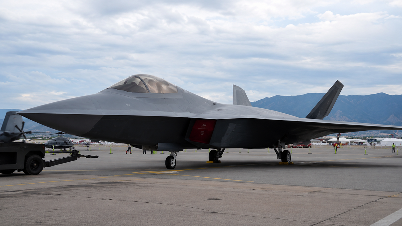 Boeing builds the F-47 in secret, how drone swarms, spectral stealth ...