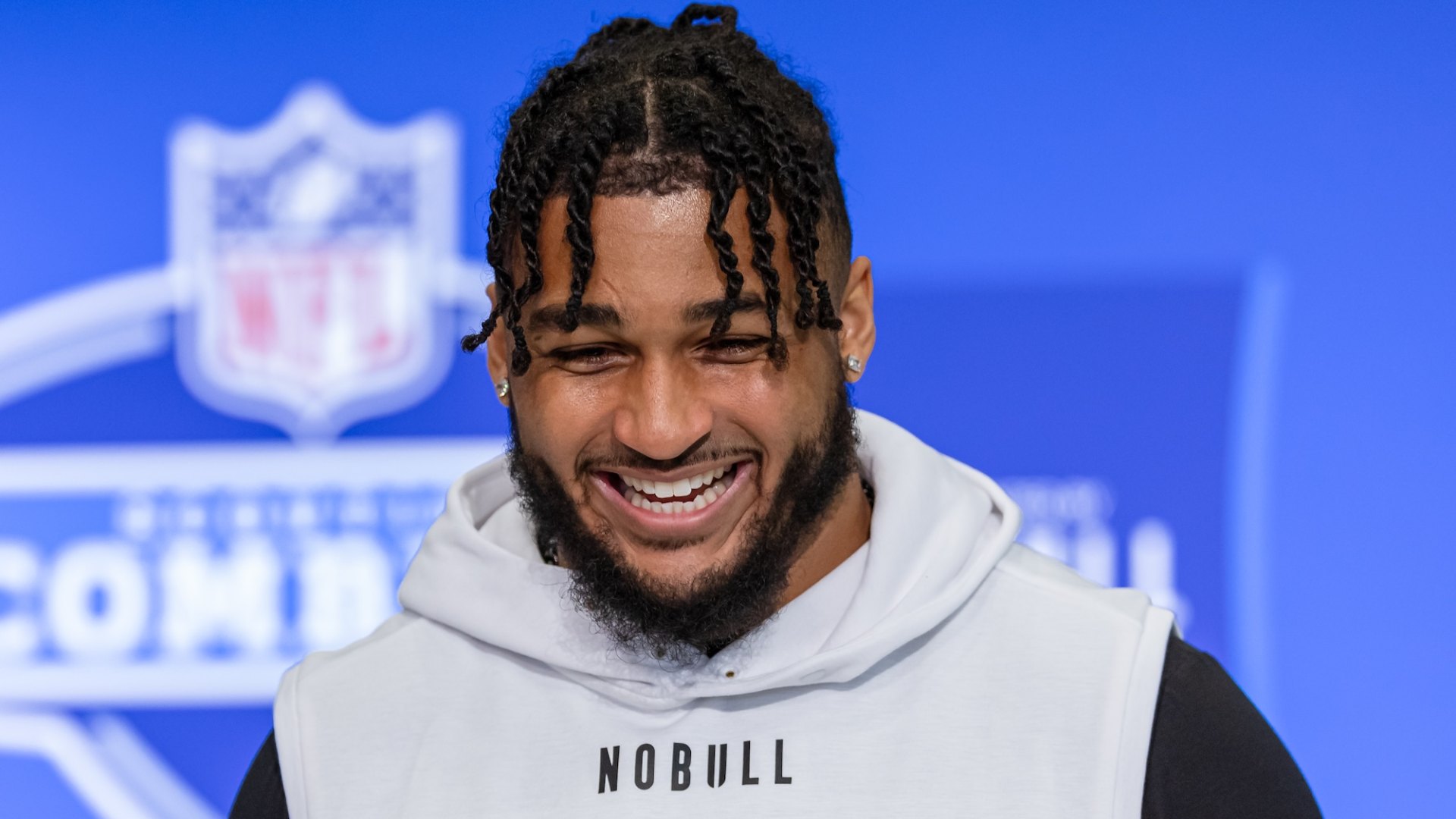 Dallas Cowboys' Marshawn Kneeland's girlfriend gives birth after his death
