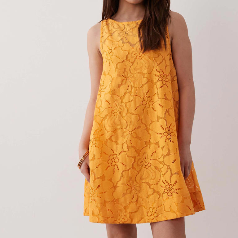 Cat Deeley's zesty orange M&S dress is perfect for petites