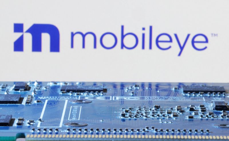 Mobileye to launch robotaxi business in US next year
