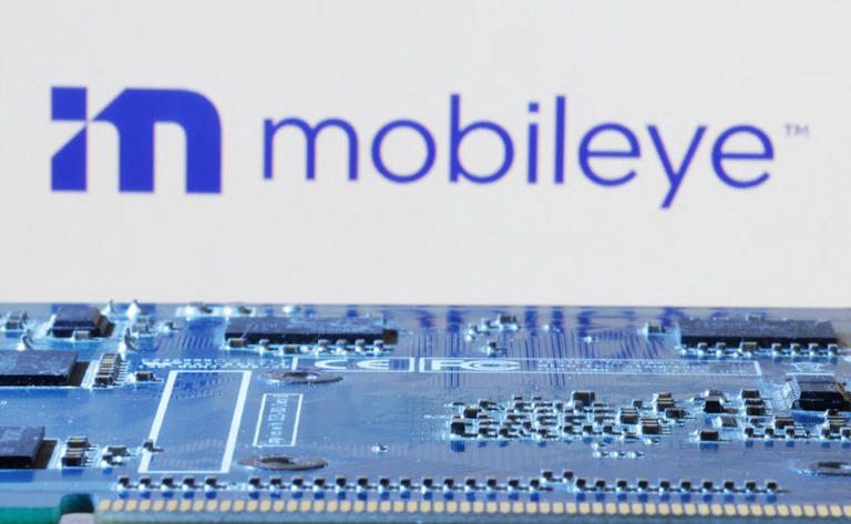 Mobileye to launch robotaxi business in US next year