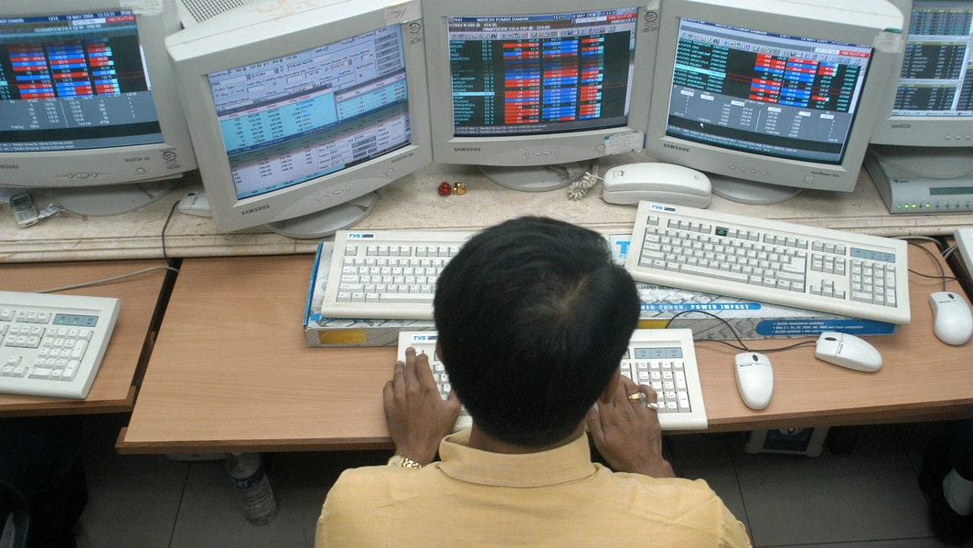 FIIs dump ₹5.5 lakh cr but quietly build 84-stock portfolio